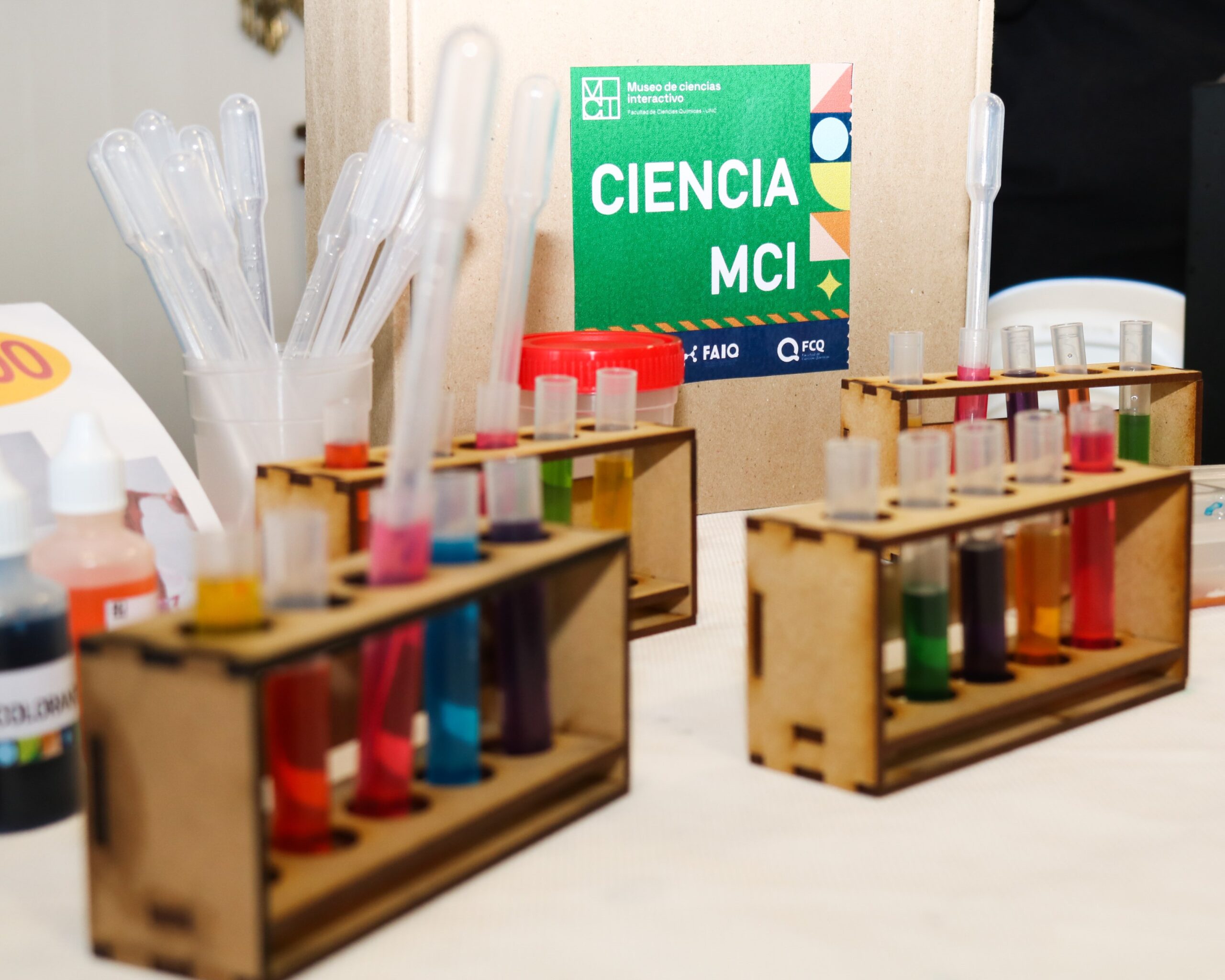 Día de las Infancias: el Museo de Ciencias Químicas lanzó 3 kits para ...